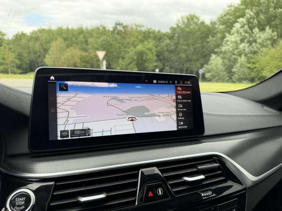 Black BMW M550 2021 in Siauliai, with an engine capacity of 4.40 L and mileage of 172 thousand km for 40000 €, photo 27 on AUTOMOTO.COM.LV