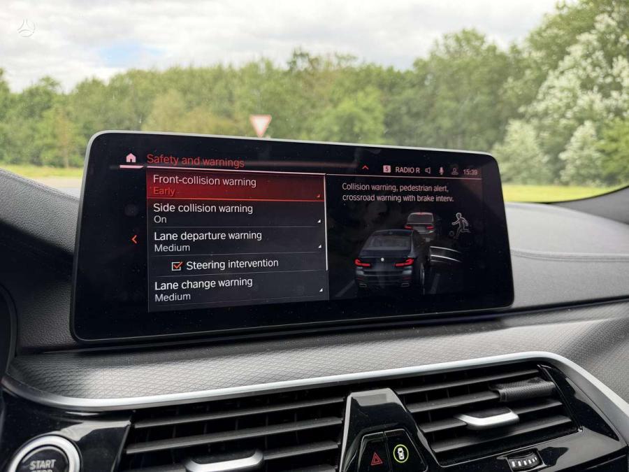 Black BMW M550 2021 in Siauliai, with an engine capacity of 4.40 L and mileage of 172 thousand km for 40000 €, photo 32 on AUTOMOTO.COM.LV
