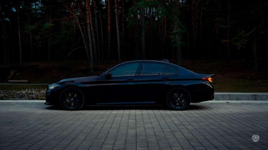 Black BMW M550 2021 in Siauliai, with an engine capacity of 4.40 L and mileage of 172 thousand km for 40000 €, photo 36 on AUTOMOTO.COM.LV