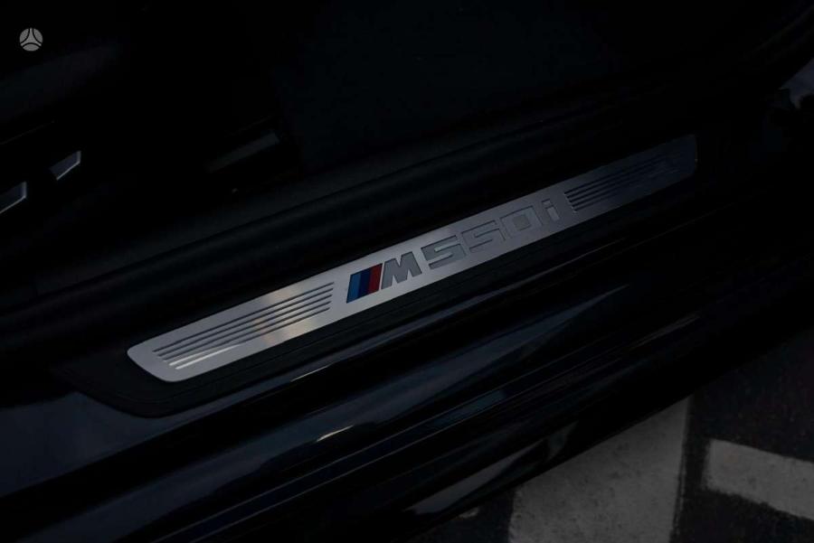 Black BMW M550 2021 in Siauliai, with an engine capacity of 4.40 L and mileage of 172 thousand km for 40000 €, photo 45 on AUTOMOTO.COM.LV