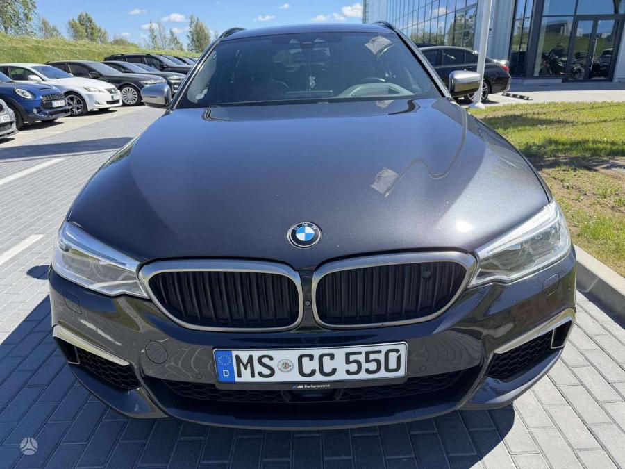 Черный БМВ M550 2018 в Клайпеда, объемом двигателя 2.99 л и пробегом 167 тыс. км за 23300 €, фото 37 на AUTOMOTO.COM.LV