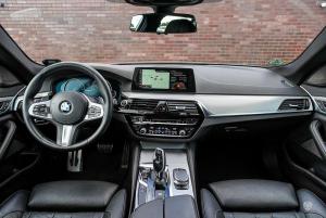 Melns BMW M550 2018 Marijampole, ar dzinēja tilpumu 2.99 L un nobraukumu 271 tūkst. km par 20950 €, foto 14 vietnē AUTOMOTO.COM.LV
