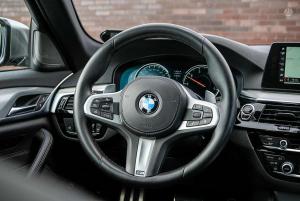 Melns BMW M550 2018 Marijampole, ar dzinēja tilpumu 2.99 L un nobraukumu 271 tūkst. km par 20950 €, foto 16 vietnē AUTOMOTO.COM.LV