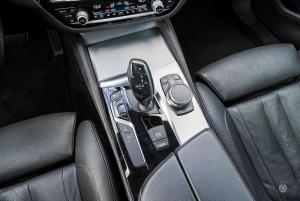 Melns BMW M550 2018 Marijampole, ar dzinēja tilpumu 2.99 L un nobraukumu 271 tūkst. km par 20950 €, foto 20 vietnē AUTOMOTO.COM.LV