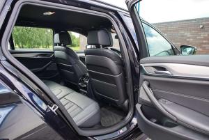 Melns BMW M550 2018 Marijampole, ar dzinēja tilpumu 2.99 L un nobraukumu 271 tūkst. km par 20950 €, foto 37 vietnē AUTOMOTO.COM.LV