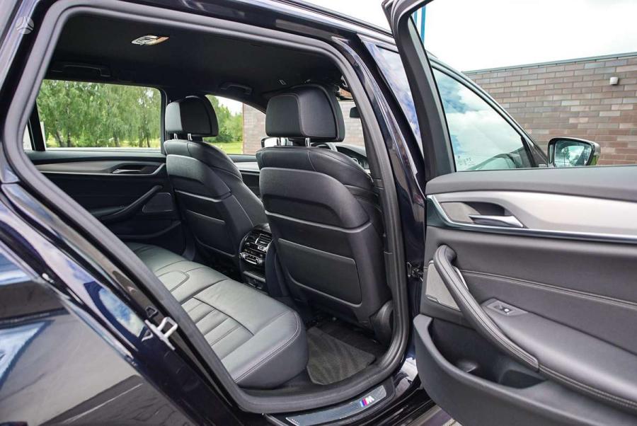 Melns BMW M550 2018 Marijampole, ar dzinēja tilpumu 2.99 L un nobraukumu 271 tūkst. km par 20950 €, foto 37 vietnē AUTOMOTO.COM.LV