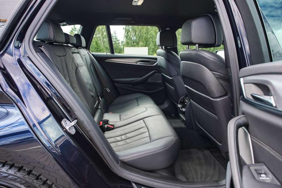 Melns BMW M550 2018 Marijampole, ar dzinēja tilpumu 2.99 L un nobraukumu 271 tūkst. km par 20950 €, foto 38 vietnē AUTOMOTO.COM.LV