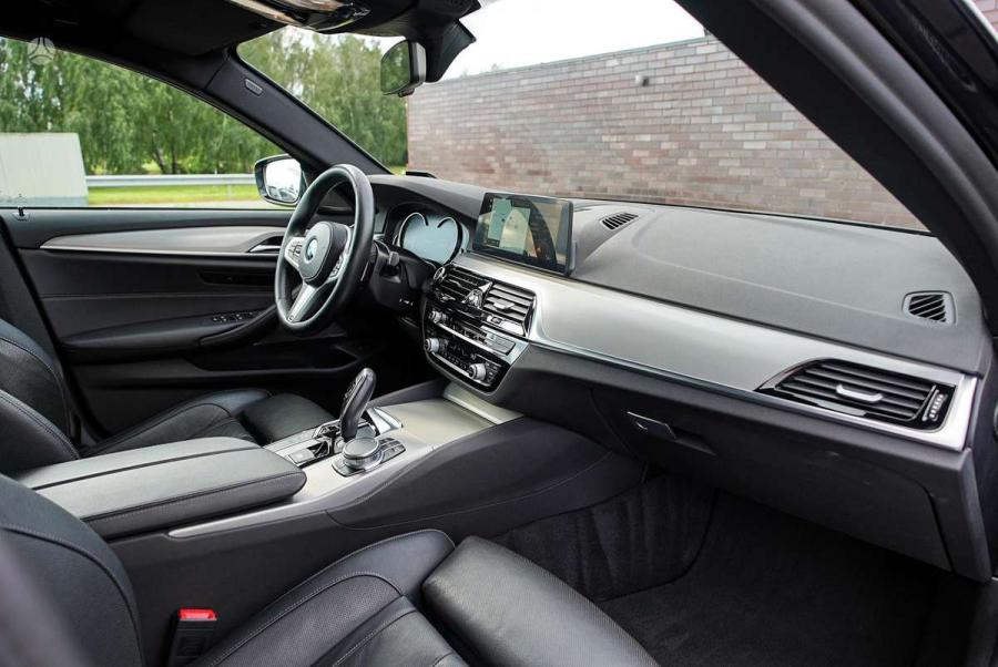 Melns BMW M550 2018 Marijampole, ar dzinēja tilpumu 2.99 L un nobraukumu 271 tūkst. km par 20950 €, foto 40 vietnē AUTOMOTO.COM.LV
