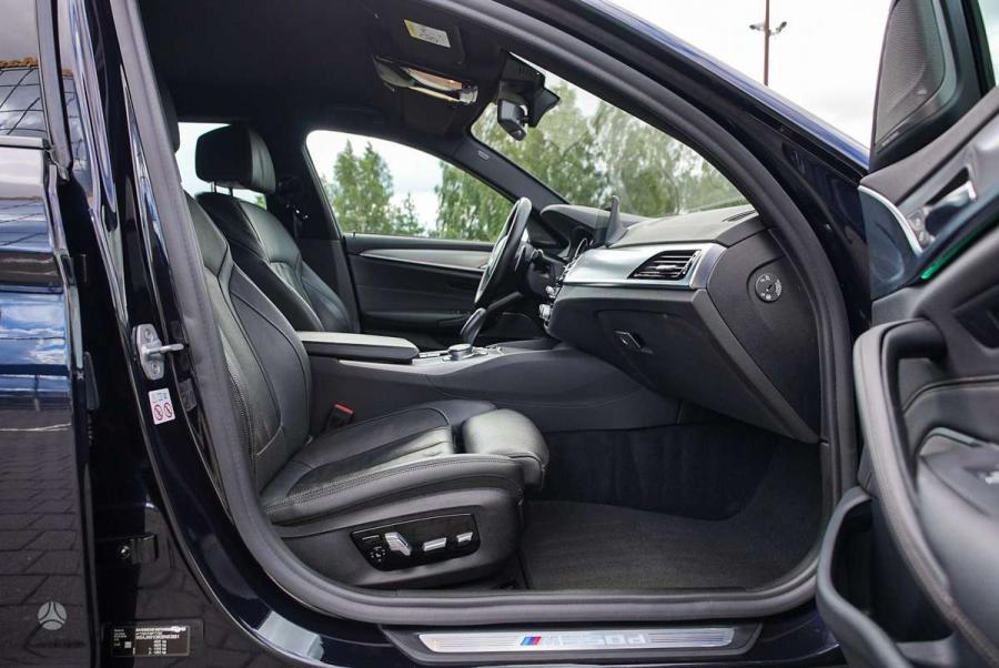 Melns BMW M550 2018 Marijampole, ar dzinēja tilpumu 2.99 L un nobraukumu 271 tūkst. km par 20950 €, foto 41 vietnē AUTOMOTO.COM.LV