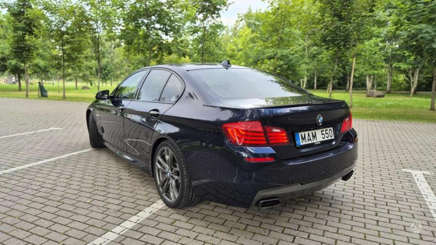 Zils BMW M550 2014 Panevēža, ar dzinēja tilpumu 2.99 L un nobraukumu 286 tūkst. km par 15000 €, foto 9 vietnē AUTOMOTO.COM.LV