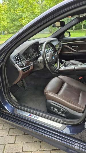 Zils BMW M550 2014 Panevēža, ar dzinēja tilpumu 2.99 L un nobraukumu 286 tūkst. km par 15000 €, foto 10 vietnē AUTOMOTO.COM.LV
