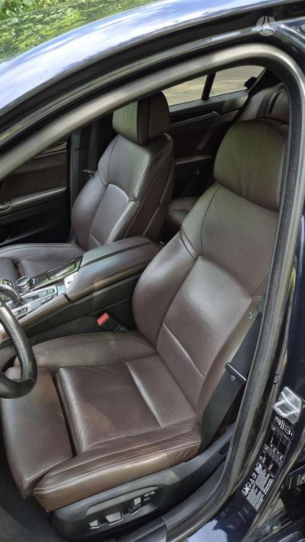 Zils BMW M550 2014 Panevēža, ar dzinēja tilpumu 2.99 L un nobraukumu 286 tūkst. km par 15000 €, foto 10 vietnē AUTOMOTO.COM.LV