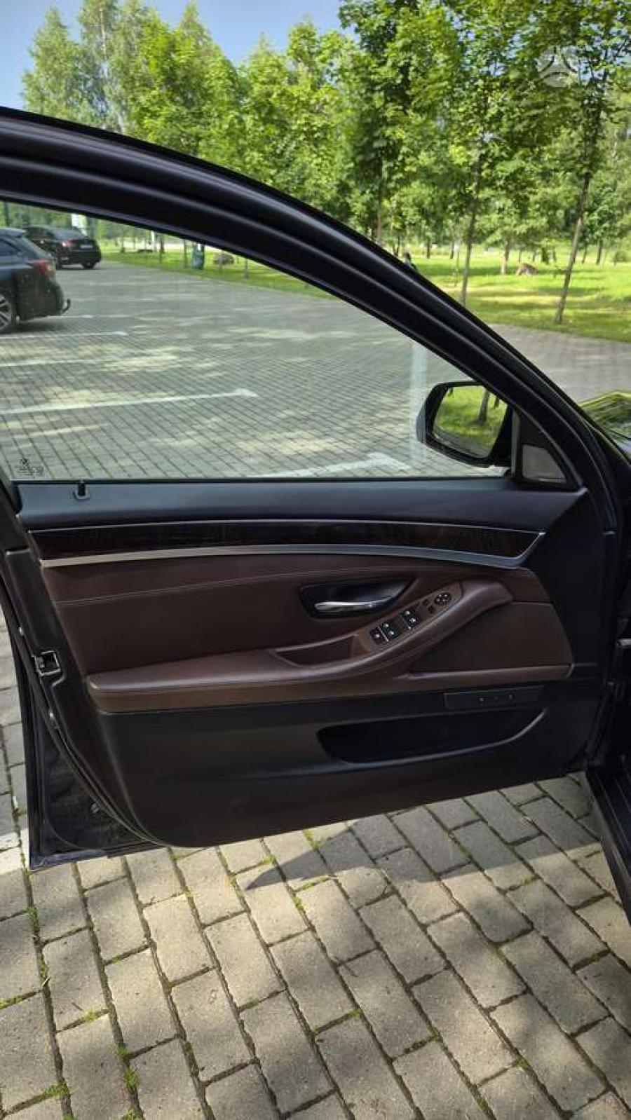 Zils BMW M550 2014 Panevēža, ar dzinēja tilpumu 2.99 L un nobraukumu 286 tūkst. km par 15000 €, foto 17 vietnē AUTOMOTO.COM.LV