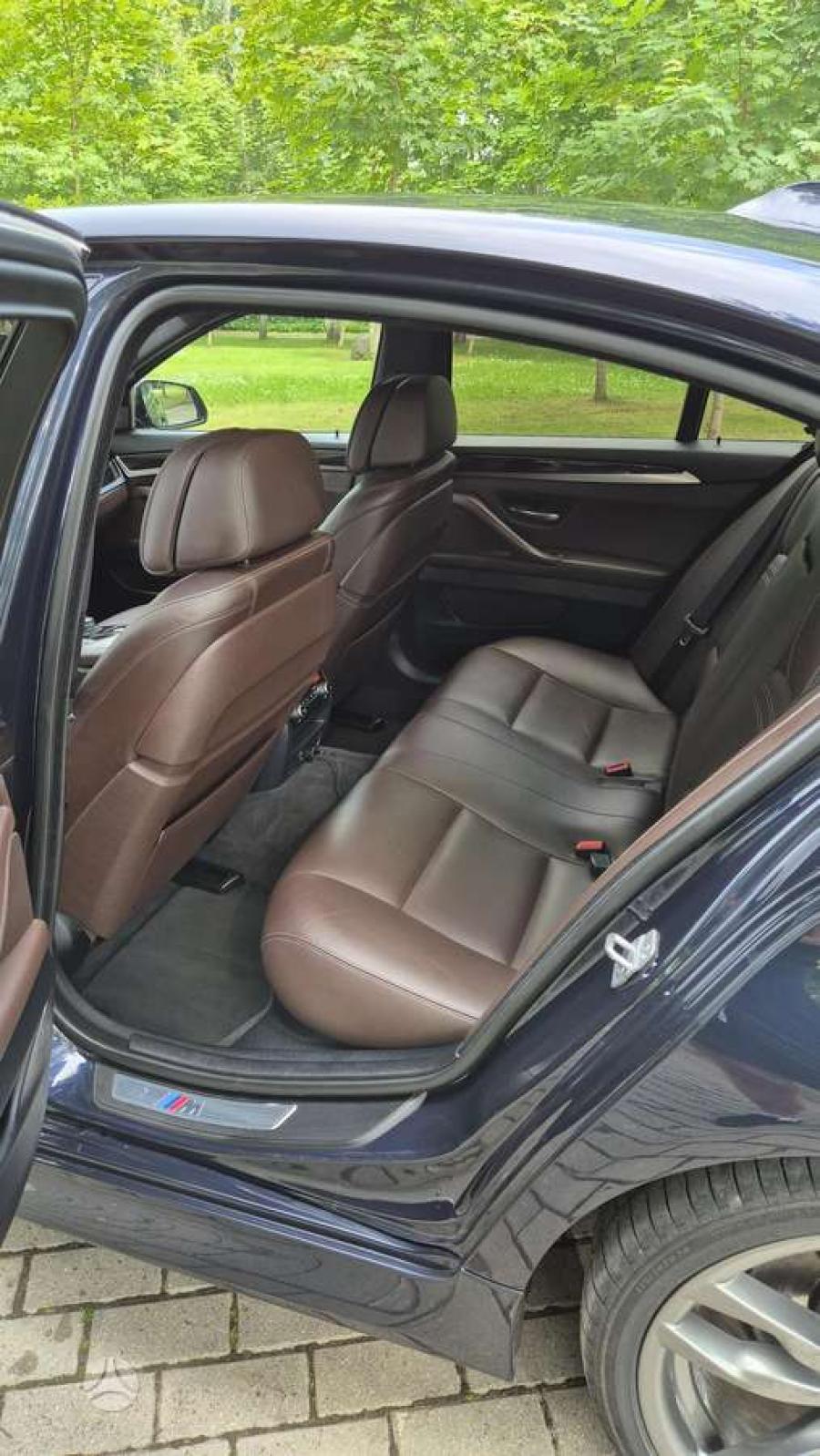 Zils BMW M550 2014 Panevēža, ar dzinēja tilpumu 2.99 L un nobraukumu 286 tūkst. km par 15000 €, foto 18 vietnē AUTOMOTO.COM.LV