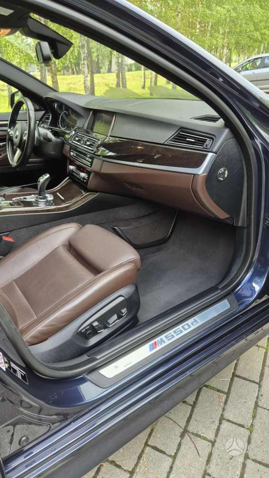 Zils BMW M550 2014 Panevēža, ar dzinēja tilpumu 2.99 L un nobraukumu 286 tūkst. km par 15000 €, foto 21 vietnē AUTOMOTO.COM.LV