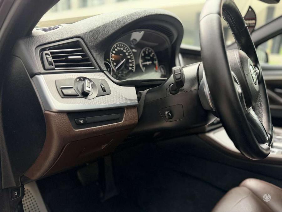 Синий БМВ M550 2014 в Вильнюс, объемом двигателя 2.99 л и пробегом 380 тыс. км за 11100 €, фото 8 на AUTOMOTO.COM.LV