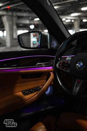 Blue BMW M550 2018 in Kaunas, with an engine capacity of 4.40 L and mileage of 100 thousand km for 28300 €, photo 29 on AUTOMOTO.COM.LV
