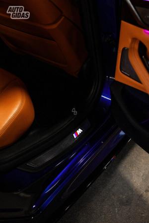 Blue BMW M550 2018 in Kaunas, with an engine capacity of 4.40 L and mileage of 100 thousand km for 28300 €, photo 33 on AUTOMOTO.COM.LV