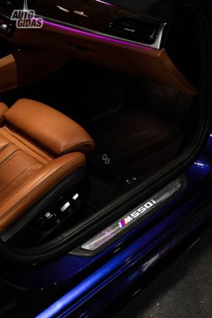 Blue BMW M550 2018 in Kaunas, with an engine capacity of 4.40 L and mileage of 100 thousand km for 28300 €, photo 34 on AUTOMOTO.COM.LV