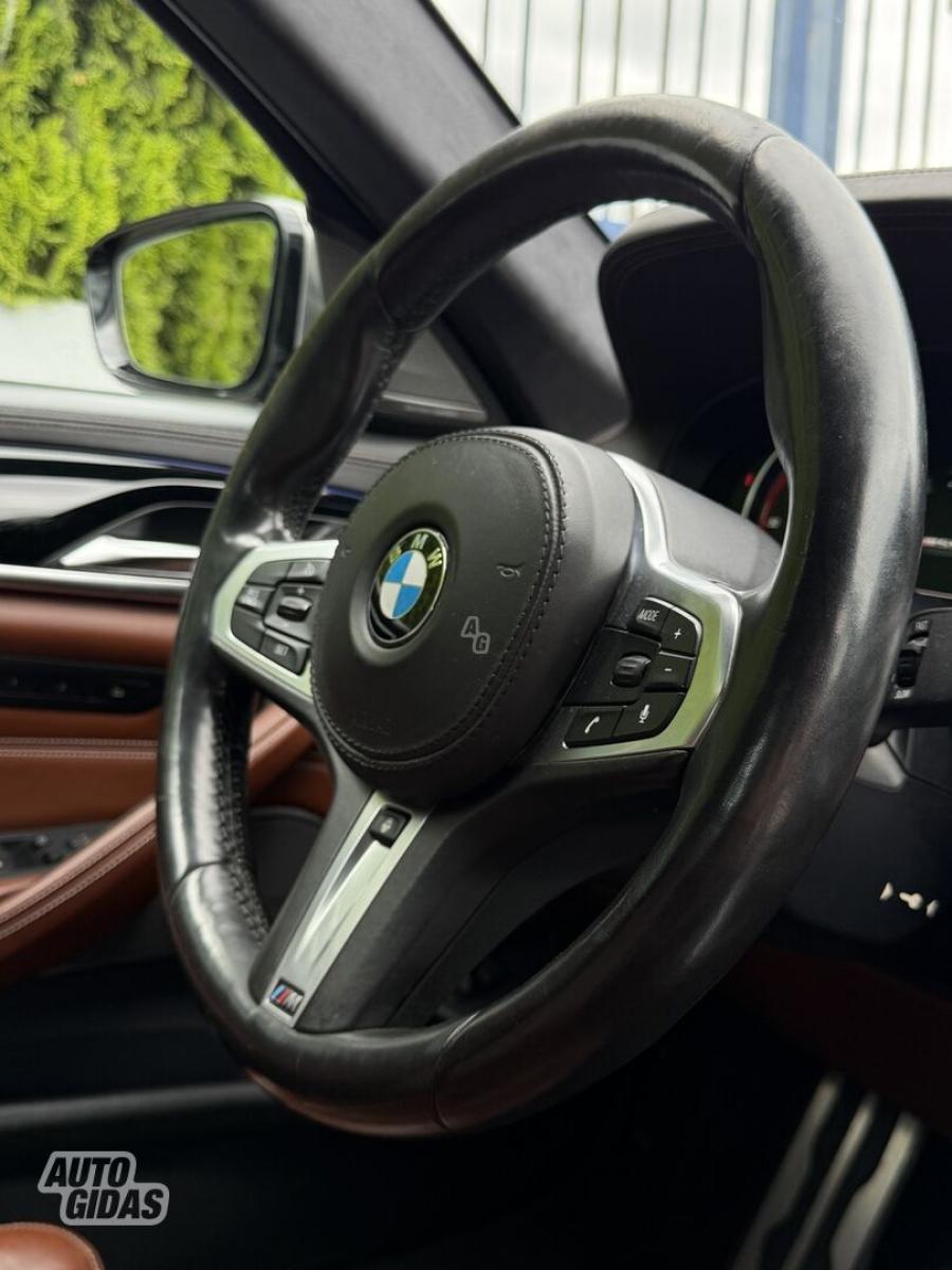 Zils BMW M550 2018 Viļņa, ar dzinēja tilpumu 4.40 L un nobraukumu 226 tūkst. km par 27000 €, foto 12 vietnē AUTOMOTO.COM.LV