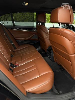 Zils BMW M550 2018 Viļņa, ar dzinēja tilpumu 4.40 L un nobraukumu 226 tūkst. km par 27000 €, foto 21 vietnē AUTOMOTO.COM.LV
