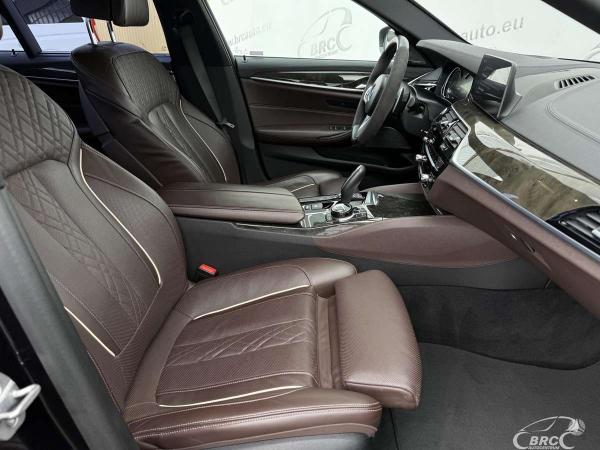 Синий БМВ M550 2018 в Клайпеда, объемом двигателя 4.40 л и пробегом 55 тыс. км за 30900 €, фото 8 на AUTOMOTO.COM.LV