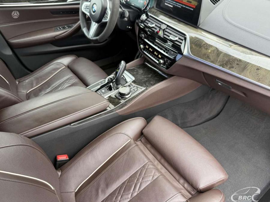 Синий БМВ M550 2018 в Клайпеда, объемом двигателя 4.40 л и пробегом 55 тыс. км за 30900 €, фото 12 на AUTOMOTO.COM.LV