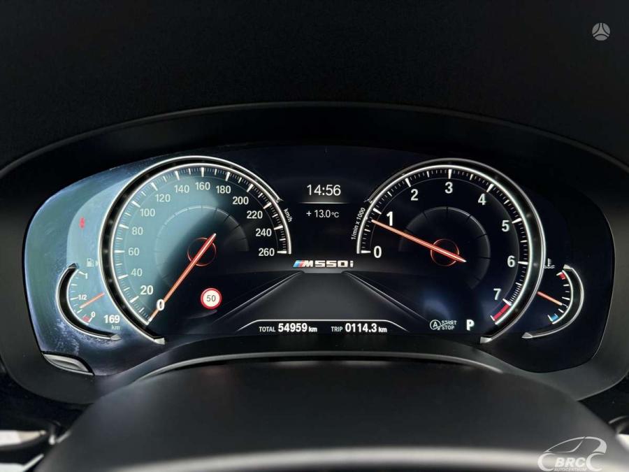 Синий БМВ M550 2018 в Клайпеда, объемом двигателя 4.40 л и пробегом 55 тыс. км за 30900 €, фото 29 на AUTOMOTO.COM.LV