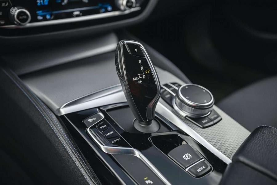 Синий БМВ M550 2018 в Таураге, объемом двигателя 2.99 л и пробегом 178 тыс. км за 25900 €, фото 15 на AUTOMOTO.COM.LV