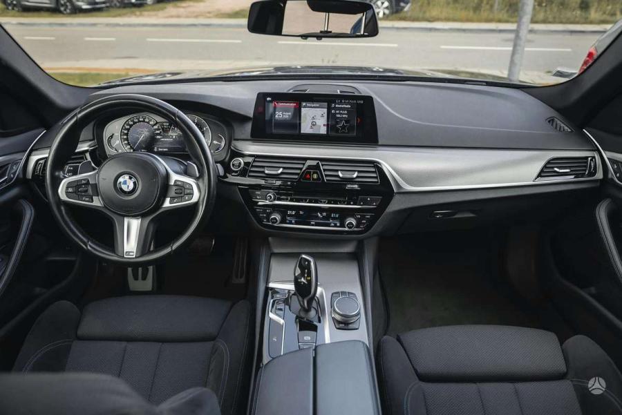 Синий БМВ M550 2018 в Таураге, объемом двигателя 2.99 л и пробегом 178 тыс. км за 25900 €, фото 23 на AUTOMOTO.COM.LV