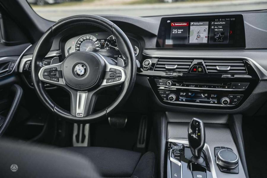 Синий БМВ M550 2018 в Таураге, объемом двигателя 2.99 л и пробегом 178 тыс. км за 25900 €, фото 27 на AUTOMOTO.COM.LV