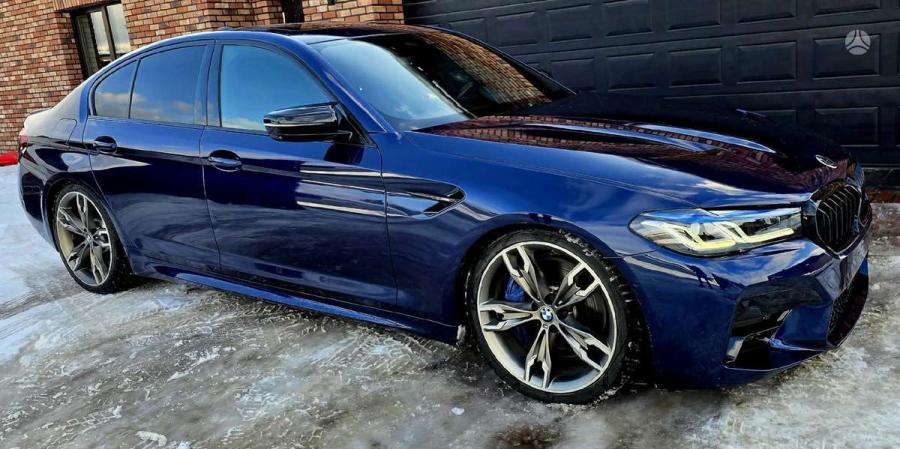 Blue BMW M550 2020 in Vilnius, with an engine capacity of 4.40 L and mileage of 126 thousand km for 36900 €, photo 1 on AUTOMOTO.COM.LV