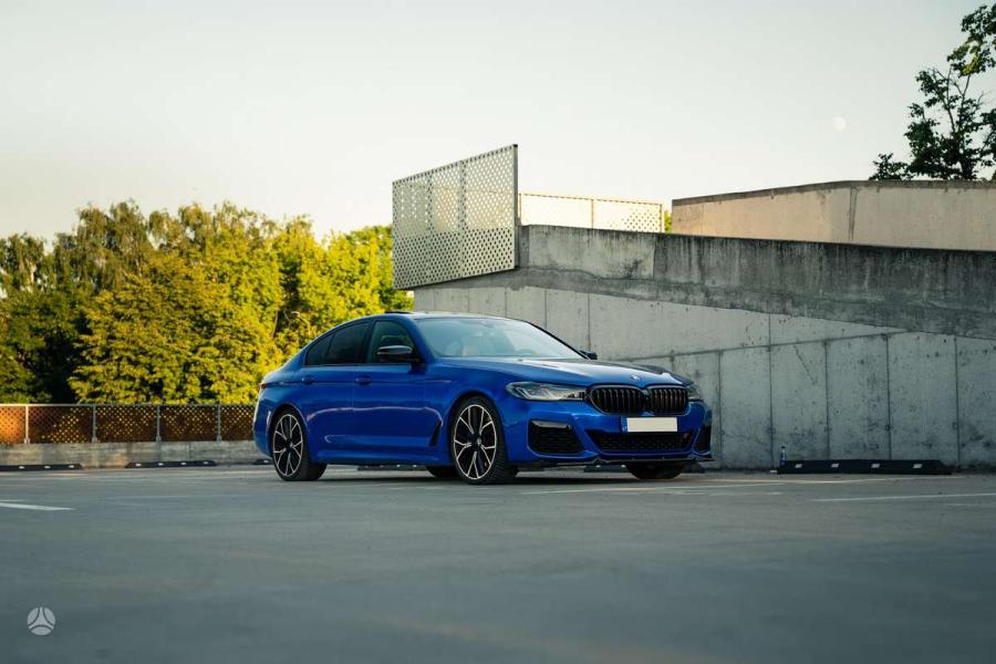 Zils BMW M550 2021 Kauņa, ar dzinēja tilpumu 4.40 L un nobraukumu 98 tūkst. km par 45000 €, foto 3 vietnē AUTOMOTO.COM.LV
