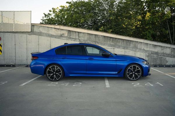 Zils BMW M550 2021 Kauņa, ar dzinēja tilpumu 4.40 L un nobraukumu 98 tūkst. km par 45000 €, foto 10 vietnē AUTOMOTO.COM.LV