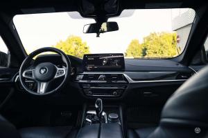 Zils BMW M550 2021 Kauņa, ar dzinēja tilpumu 4.40 L un nobraukumu 98 tūkst. km par 45000 €, foto 12 vietnē AUTOMOTO.COM.LV