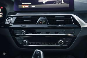 Zils BMW M550 2021 Kauņa, ar dzinēja tilpumu 4.40 L un nobraukumu 98 tūkst. km par 45000 €, foto 13 vietnē AUTOMOTO.COM.LV