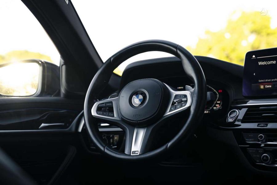 Zils BMW M550 2021 Kauņa, ar dzinēja tilpumu 4.40 L un nobraukumu 98 tūkst. km par 45000 €, foto 14 vietnē AUTOMOTO.COM.LV