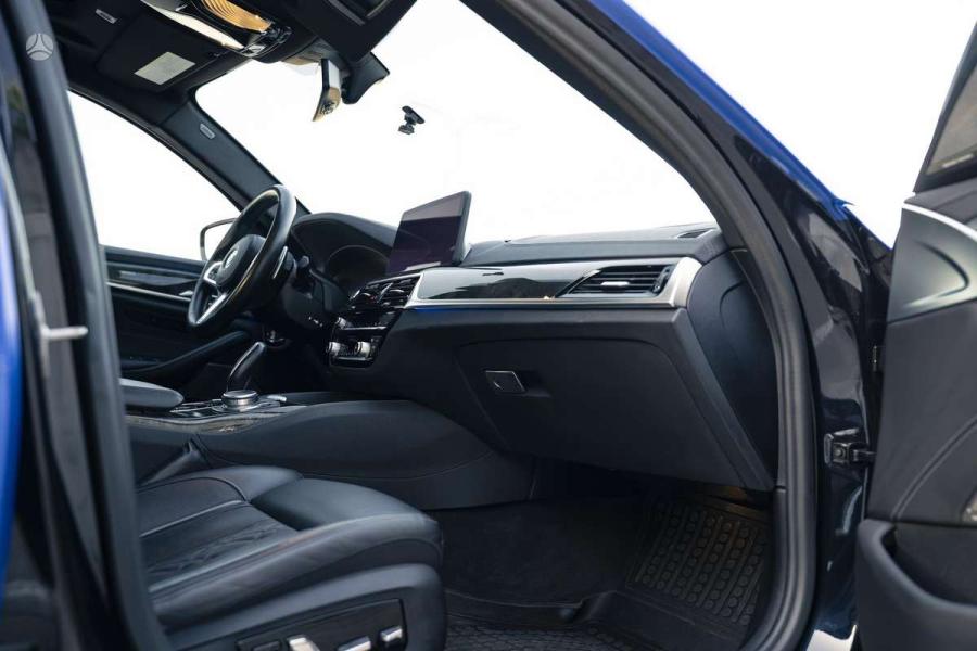 Zils BMW M550 2021 Kauņa, ar dzinēja tilpumu 4.40 L un nobraukumu 98 tūkst. km par 45000 €, foto 17 vietnē AUTOMOTO.COM.LV