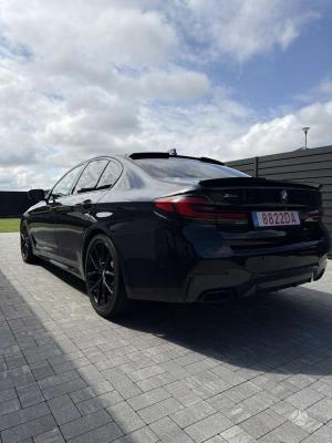 Blue BMW M550 2021 in Klaipeda, with an engine capacity of 4.40 L and mileage of 106 thousand km for 38000 €, photo 6 on AUTOMOTO.COM.LV