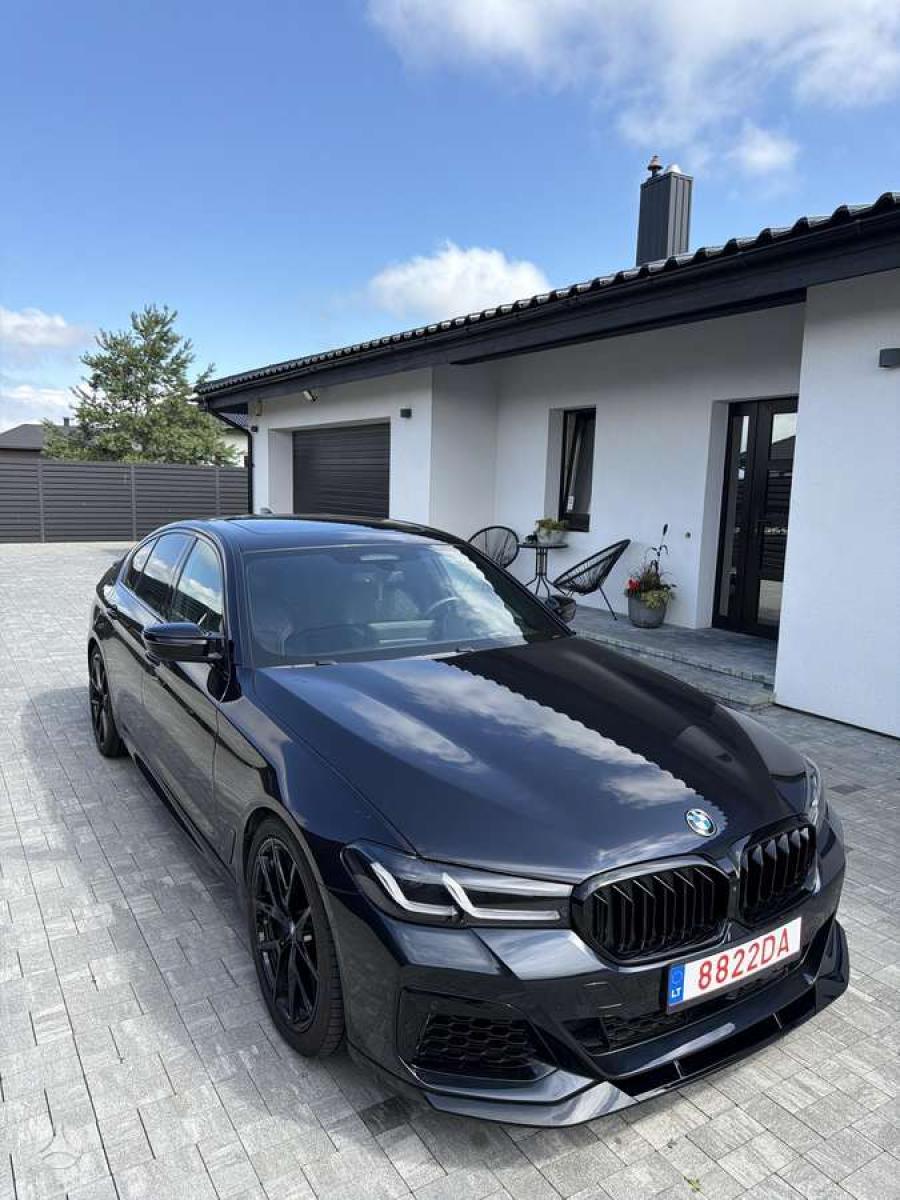 Blue BMW M550 2021 in Klaipeda, with an engine capacity of 4.40 L and mileage of 106 thousand km for 38000 €, photo 8 on AUTOMOTO.COM.LV