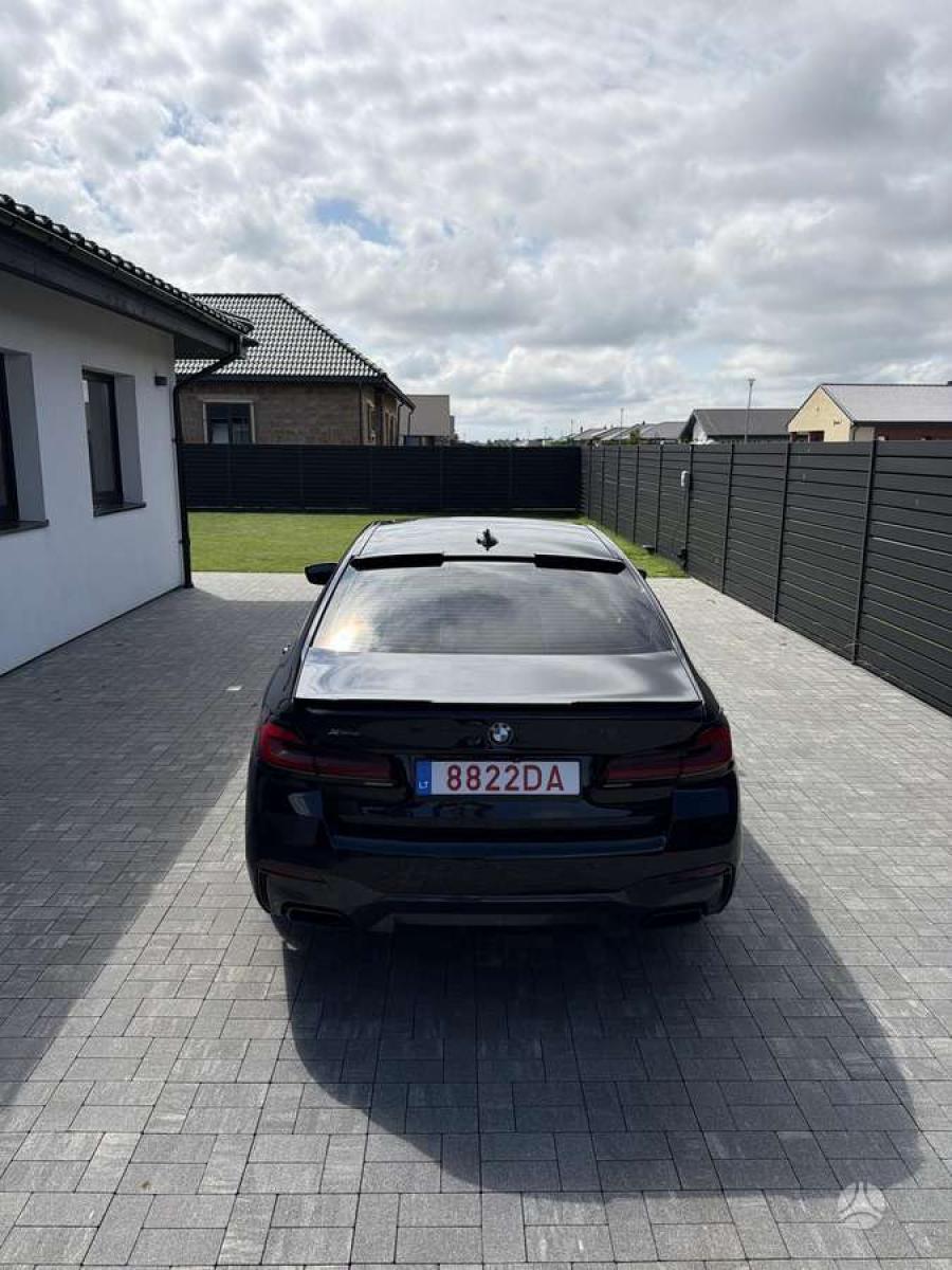 Blue BMW M550 2021 in Klaipeda, with an engine capacity of 4.40 L and mileage of 106 thousand km for 38000 €, photo 12 on AUTOMOTO.COM.LV