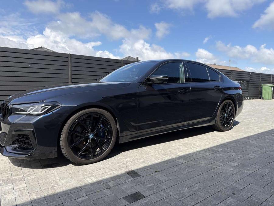 Blue BMW M550 2021 in Klaipeda, with an engine capacity of 4.40 L and mileage of 106 thousand km for 38000 €, photo 13 on AUTOMOTO.COM.LV
