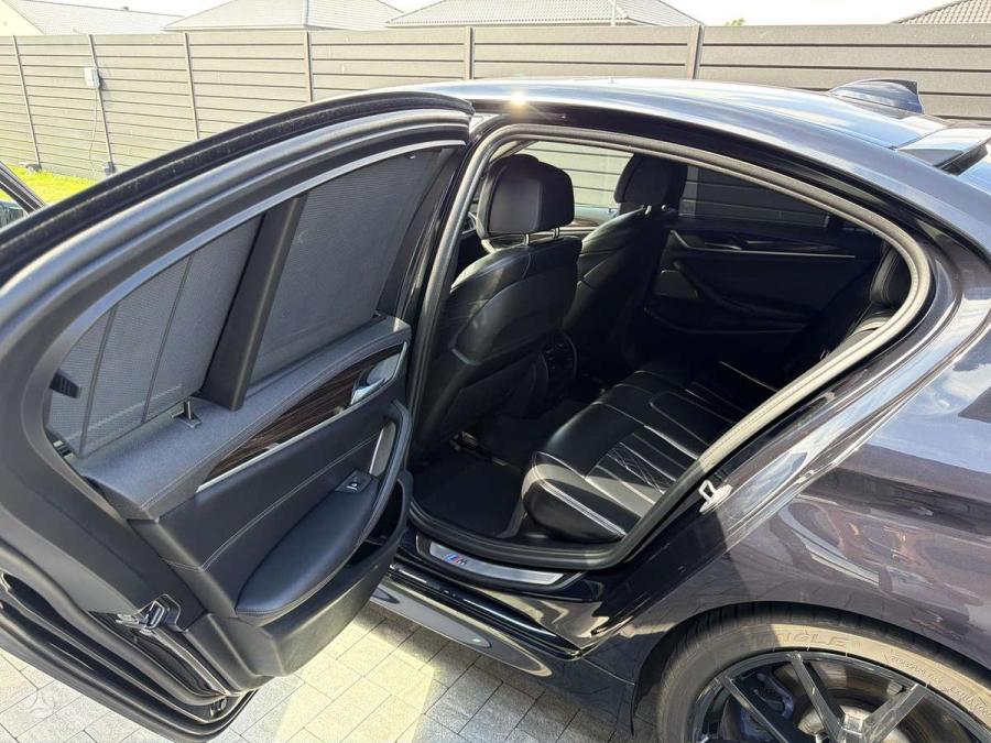 Blue BMW M550 2021 in Klaipeda, with an engine capacity of 4.40 L and mileage of 106 thousand km for 38000 €, photo 18 on AUTOMOTO.COM.LV
