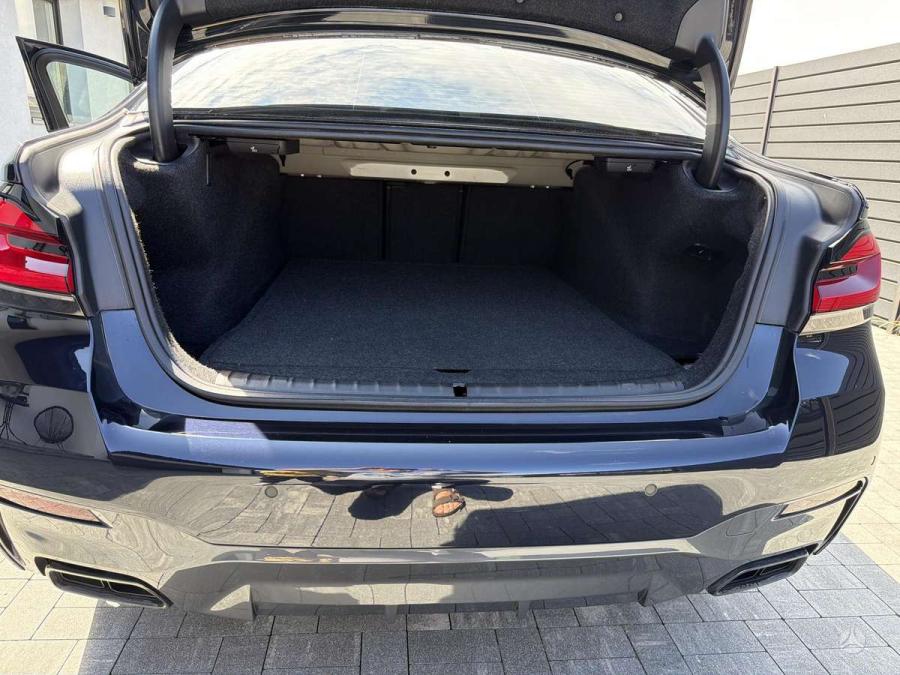 Blue BMW M550 2021 in Klaipeda, with an engine capacity of 4.40 L and mileage of 106 thousand km for 38000 €, photo 21 on AUTOMOTO.COM.LV