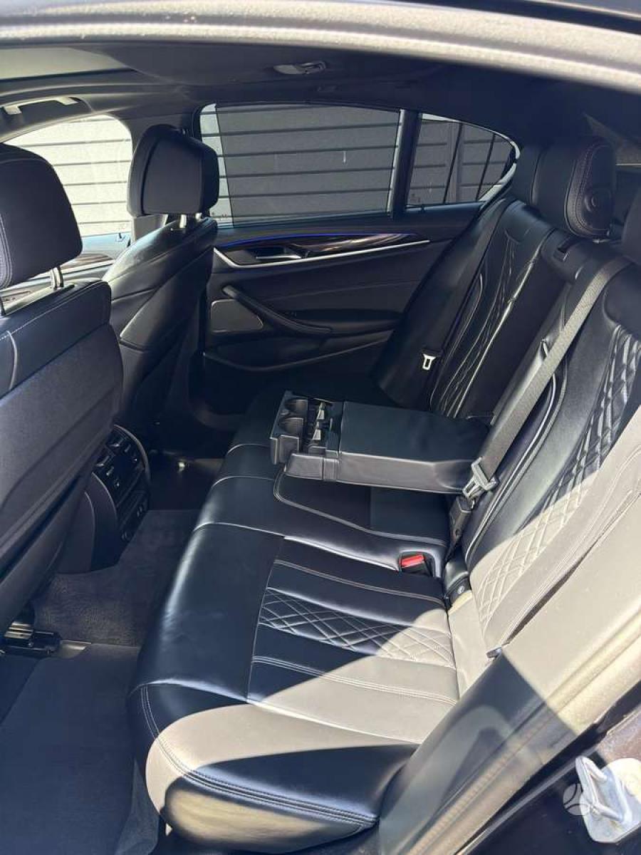 Blue BMW M550 2021 in Klaipeda, with an engine capacity of 4.40 L and mileage of 106 thousand km for 38000 €, photo 29 on AUTOMOTO.COM.LV
