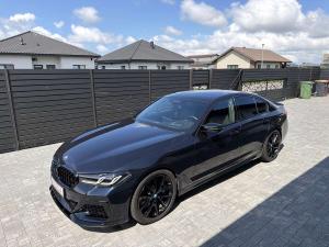 Blue BMW M550 2021 in Klaipeda, with an engine capacity of 4.40 L and mileage of 106 thousand km for 38000 €, photo 30 on AUTOMOTO.COM.LV