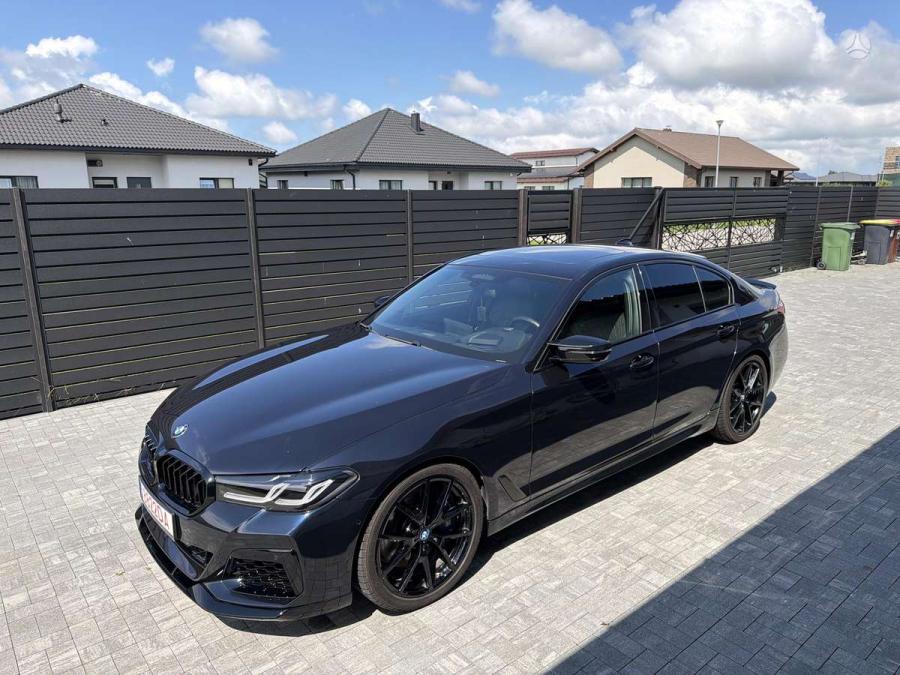 Blue BMW M550 2021 in Klaipeda, with an engine capacity of 4.40 L and mileage of 106 thousand km for 38000 €, photo 30 on AUTOMOTO.COM.LV