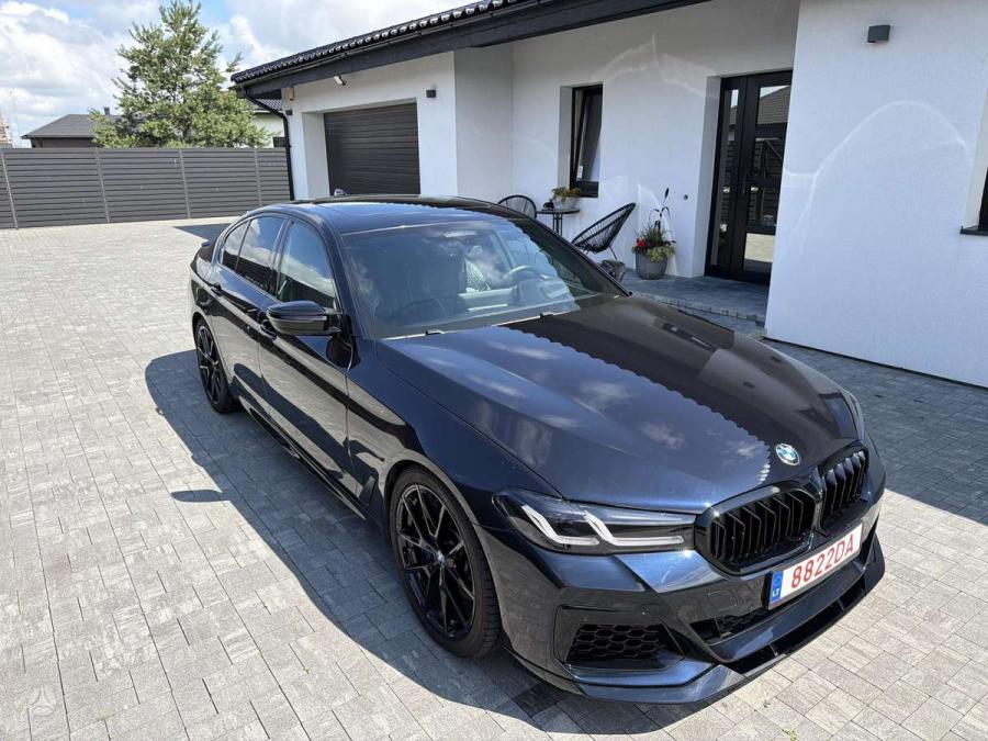 Blue BMW M550 2021 in Klaipeda, with an engine capacity of 4.40 L and mileage of 106 thousand km for 38000 €, photo 31 on AUTOMOTO.COM.LV