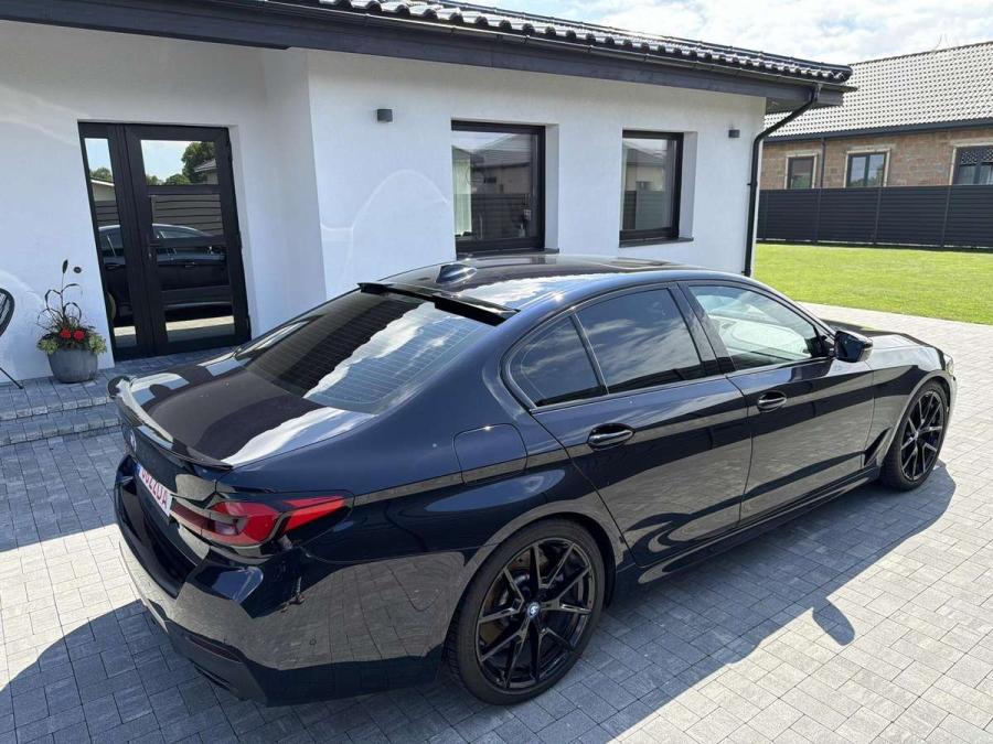 Blue BMW M550 2021 in Klaipeda, with an engine capacity of 4.40 L and mileage of 106 thousand km for 38000 €, photo 32 on AUTOMOTO.COM.LV