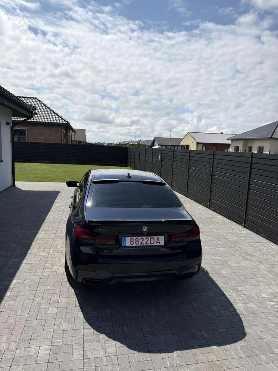 Blue BMW M550 2021 in Klaipeda, with an engine capacity of 4.40 L and mileage of 106 thousand km for 38000 €, photo 34 on AUTOMOTO.COM.LV